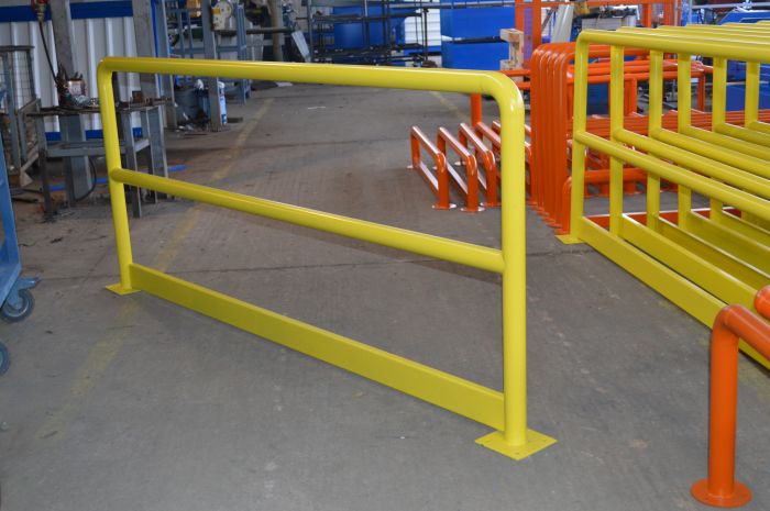 U-shaped protection barrier-with plinth made in UAE - Smits.ae